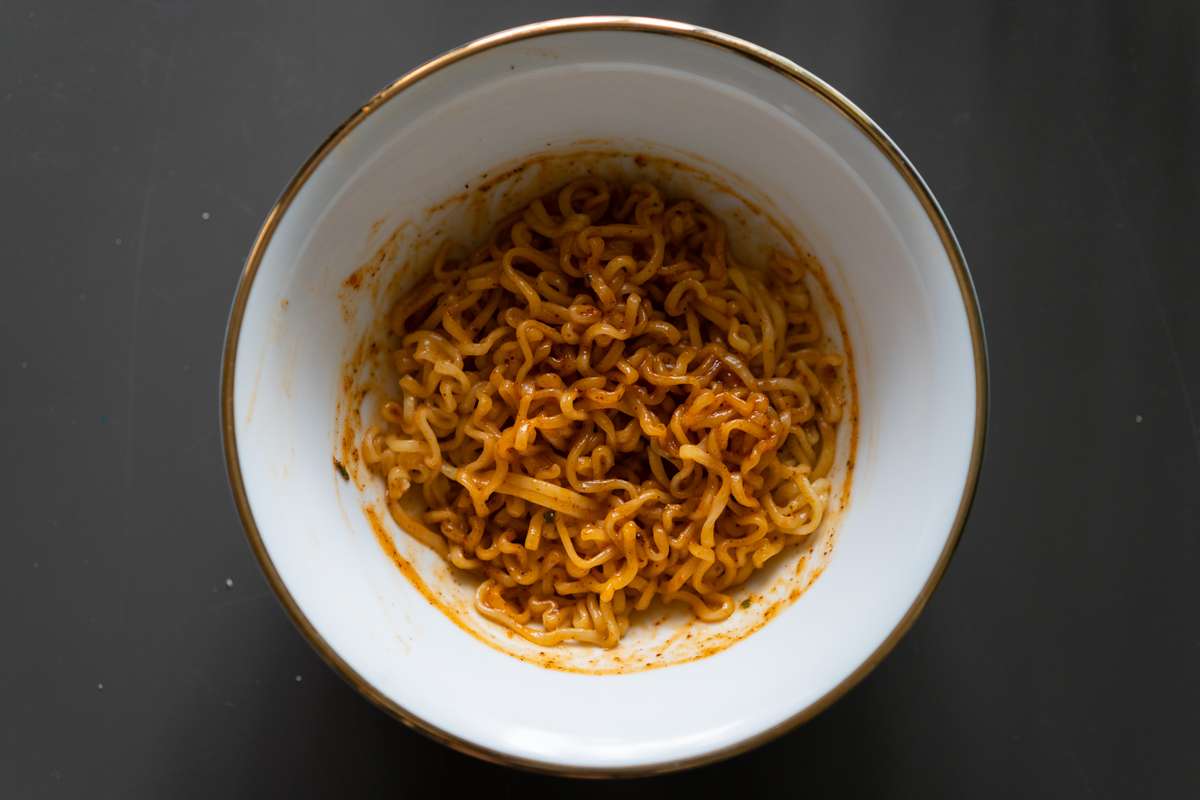 Nissin Instant Noodle Thai Signature Tom Yum Shrimp Paste Creamy Sauce ...